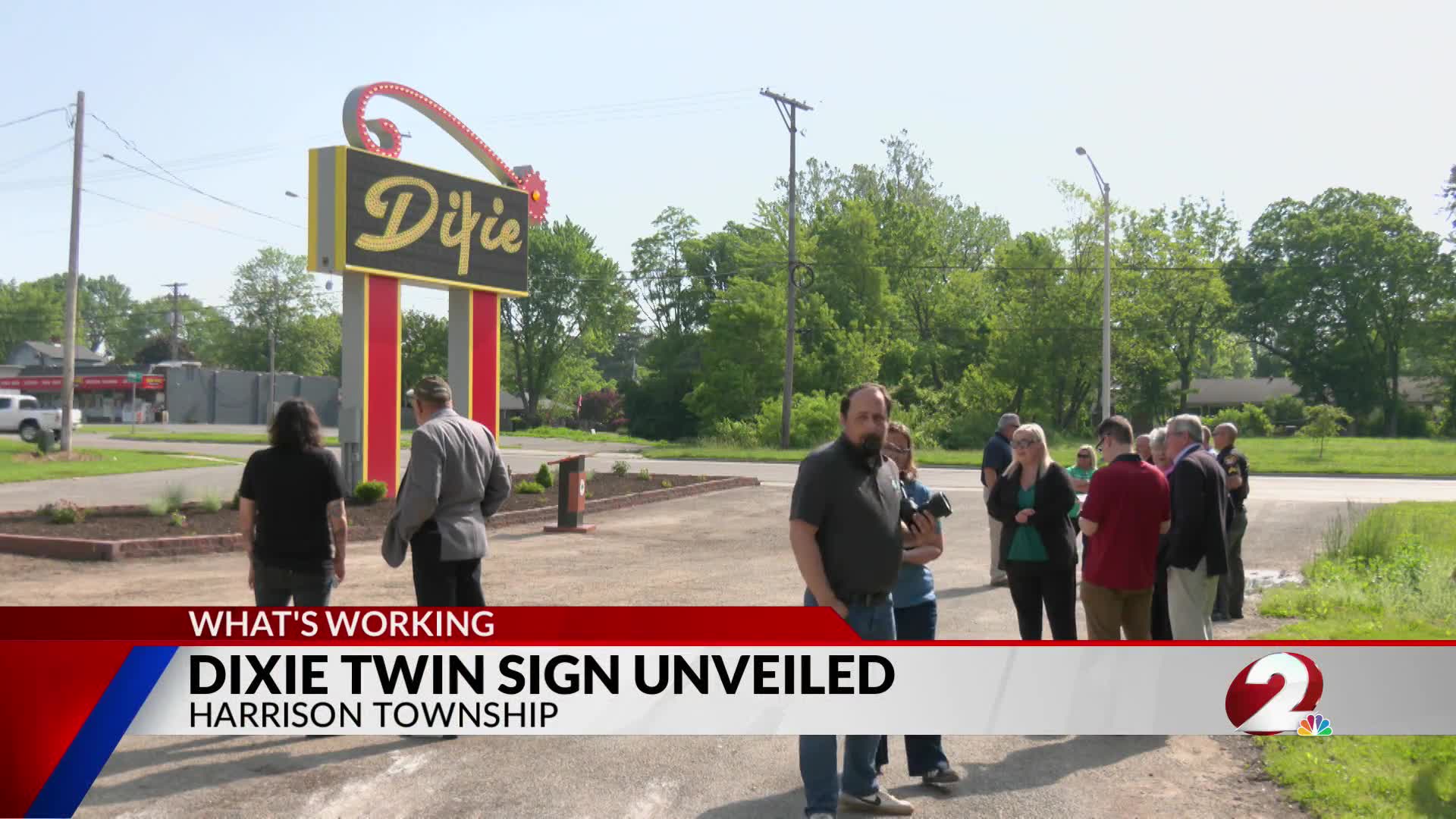 Dixie Twin sign officially unveiled – WDTN.com