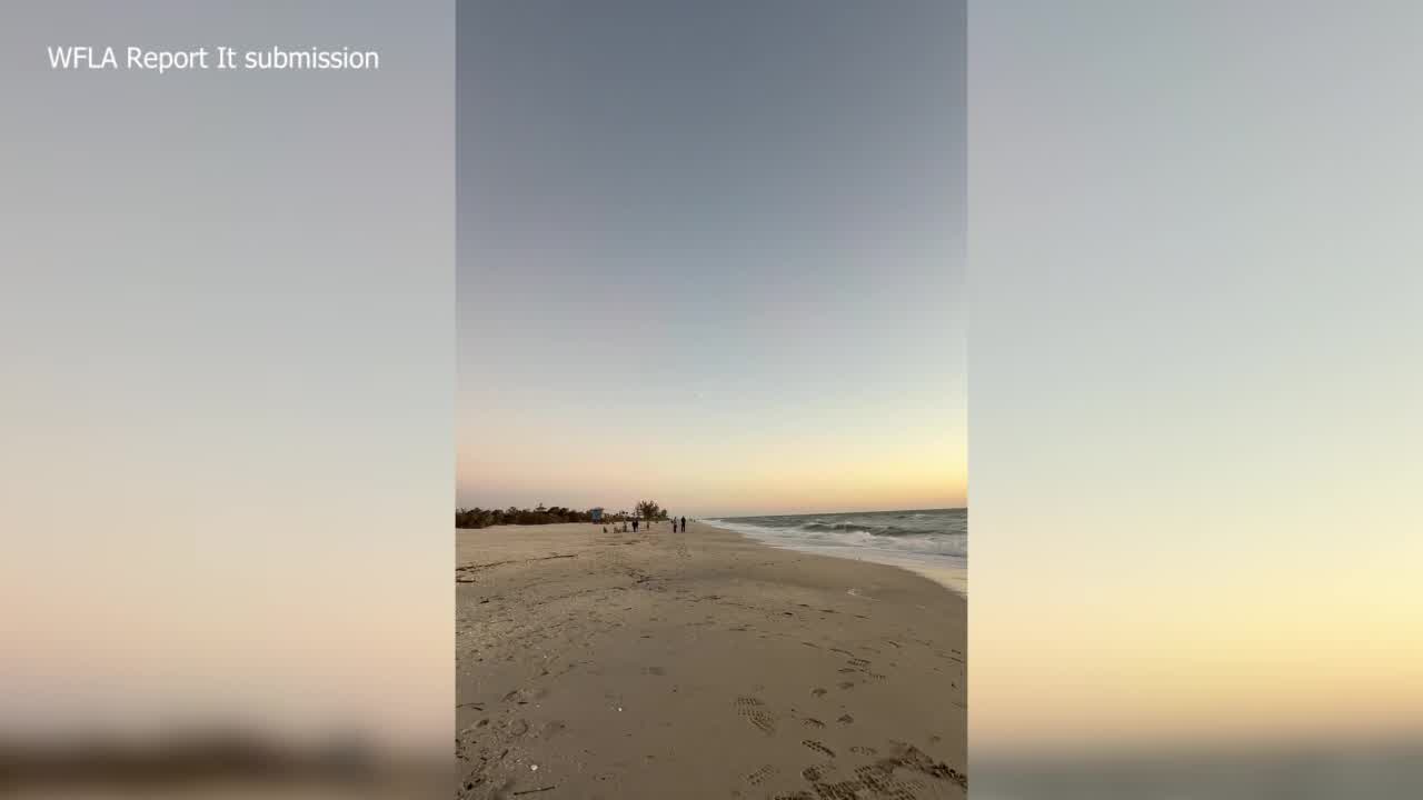 SpaceX explosion seen from Sarasota Beach – WGN-TV