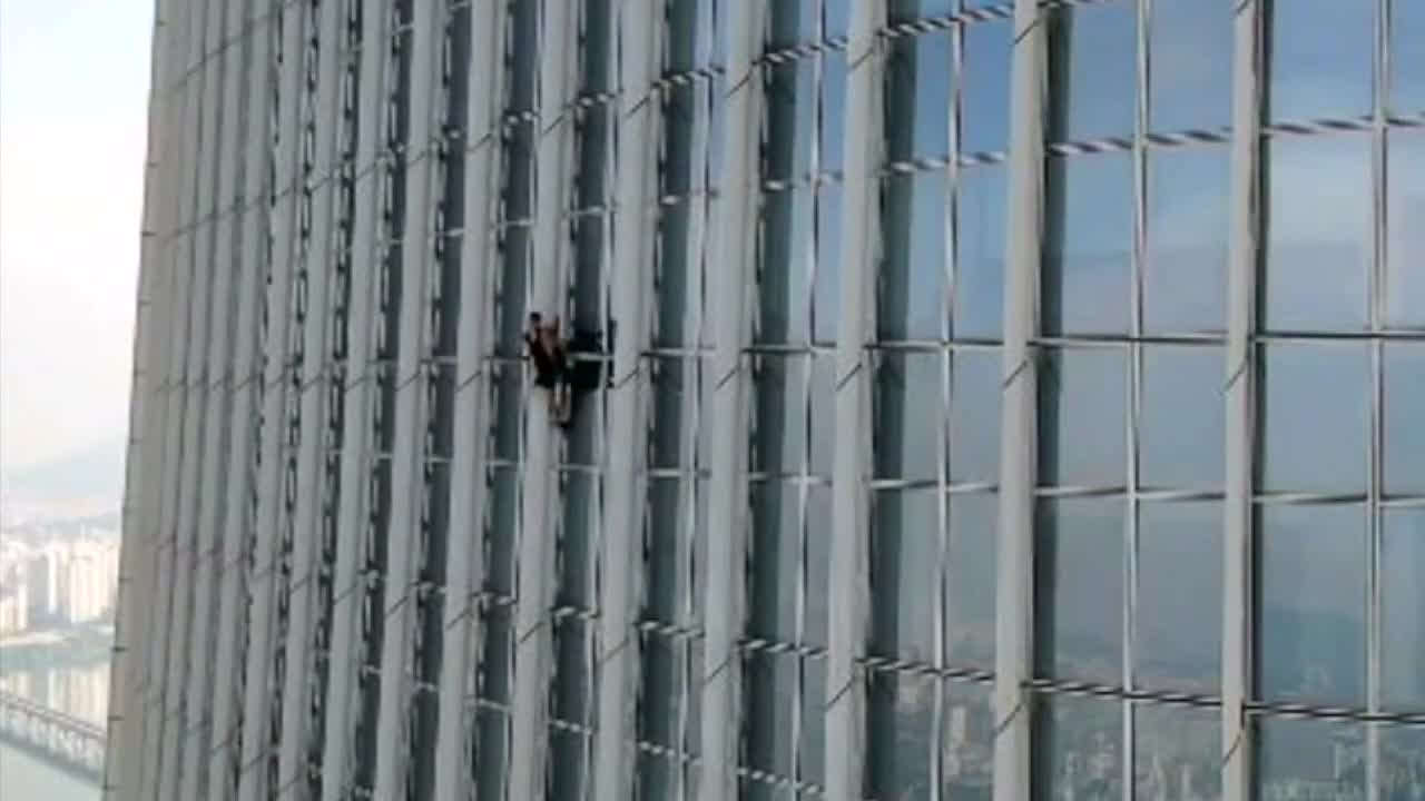Skyscraper climb – WFLA