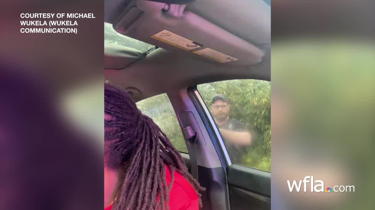 VIDEO: Officer smashes window, punches Florida man in face – WKRG News 5
