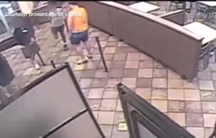 VIDEO: Man tries robbing 13-year-old at Florida restaurant, deputies ...