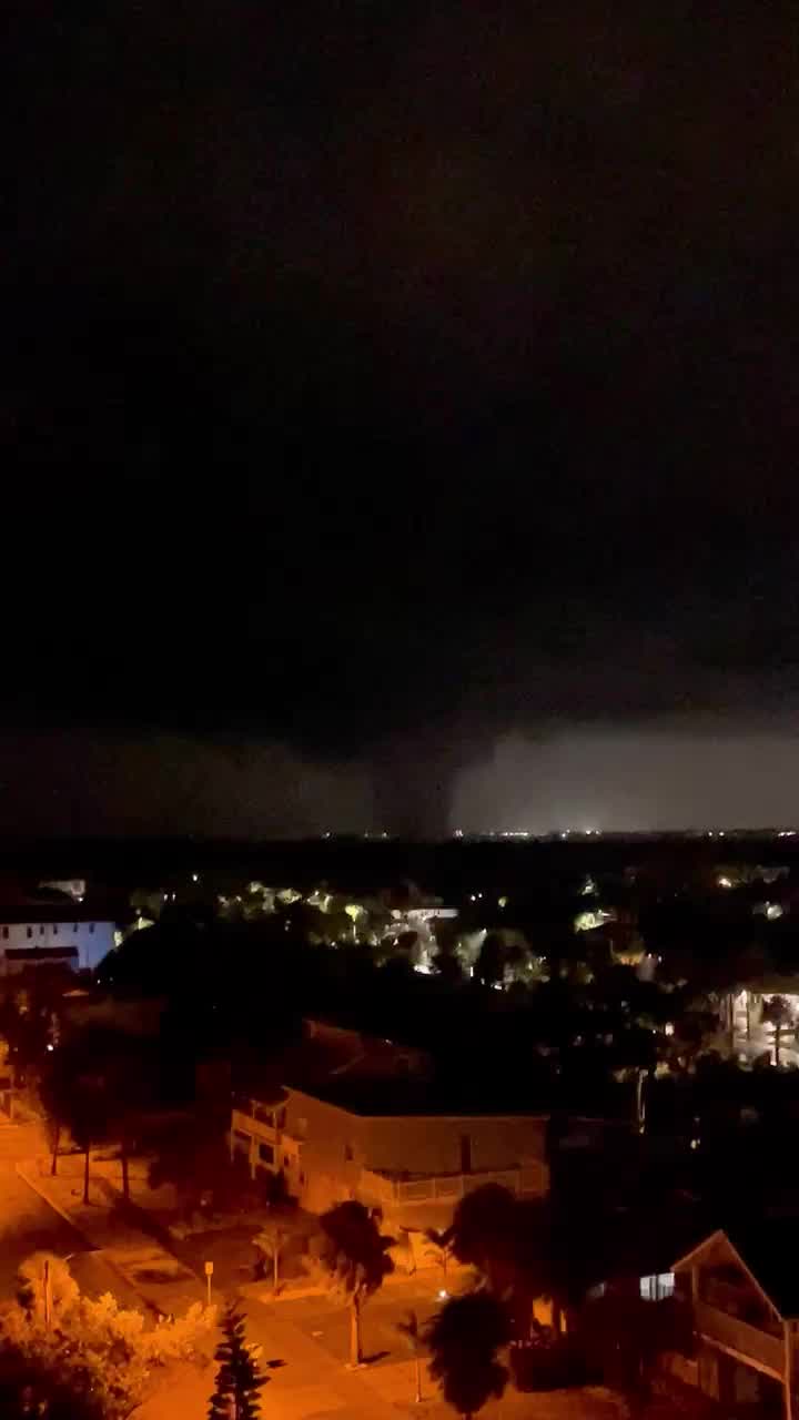 Tornado blows past the Dunedin causeway – WFLA