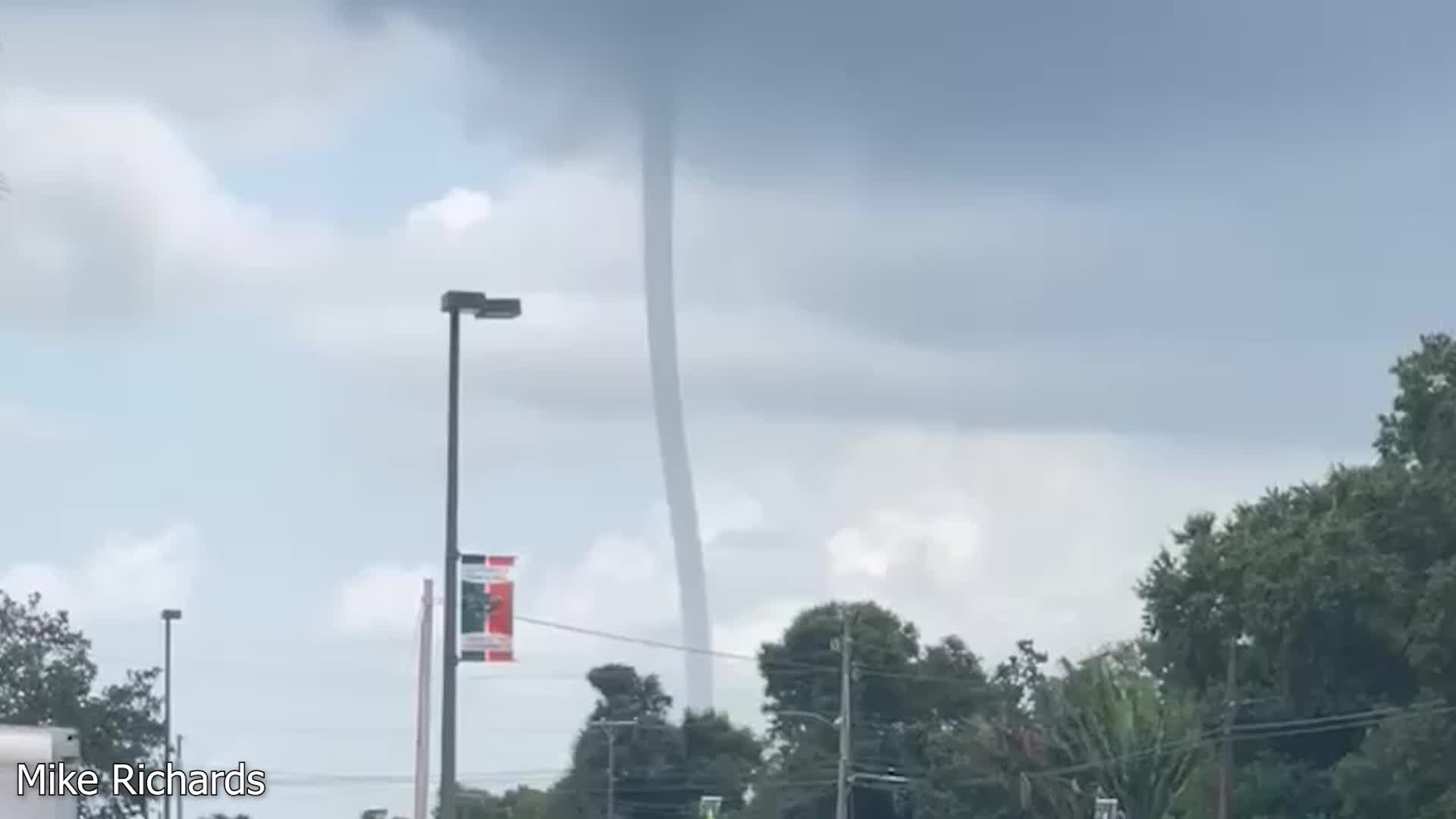 Waterspout seen from Seminole High School – WFLA