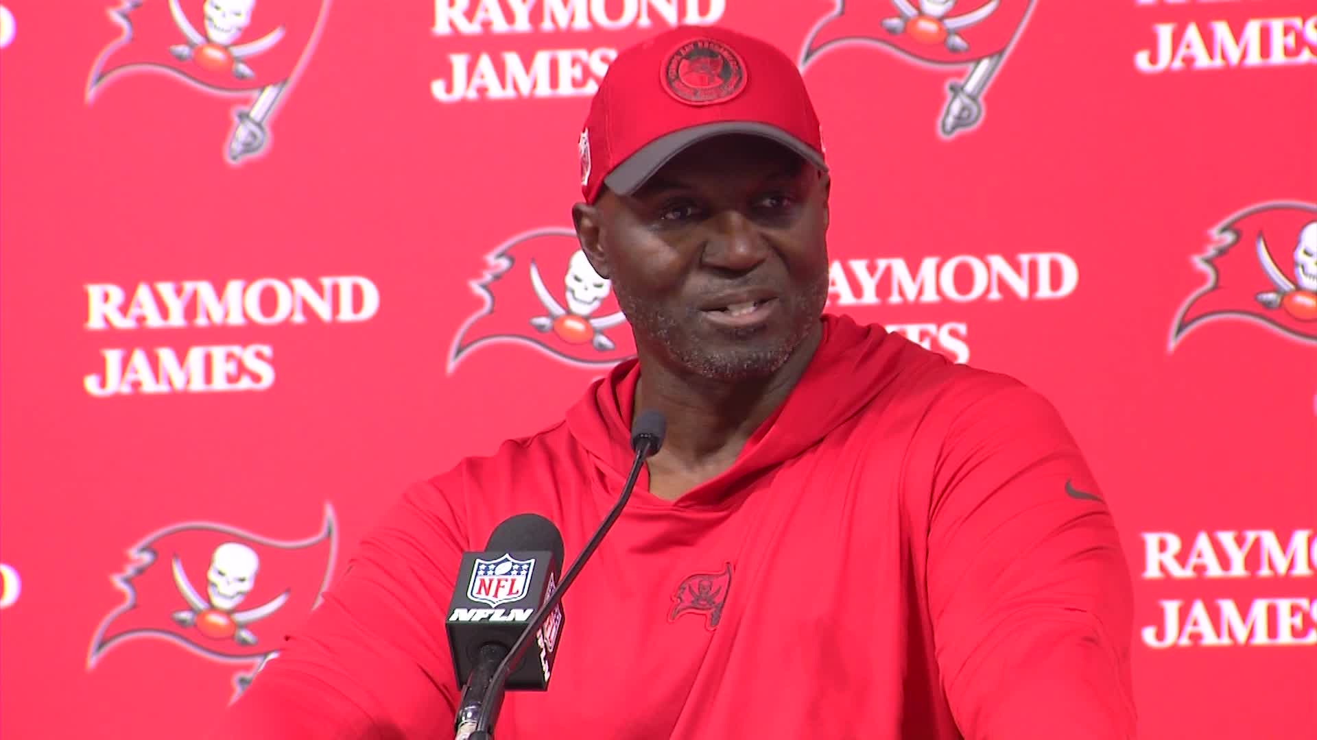 Bucs’ star receiver Mike Evans hits 1,000-yard milestone for decade ...