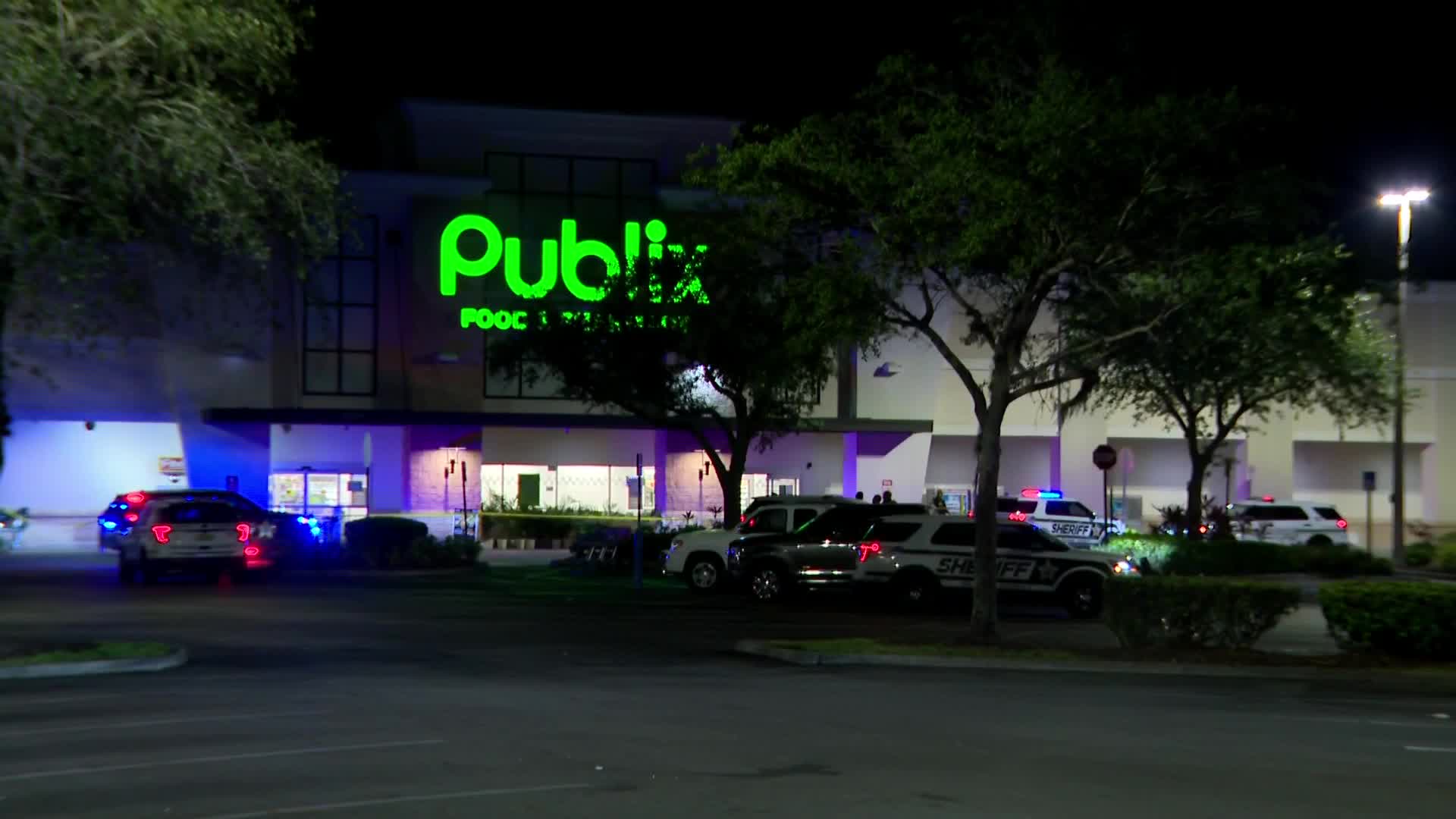 Florida deputies search for suspect accused of robbing Publix – WFLA