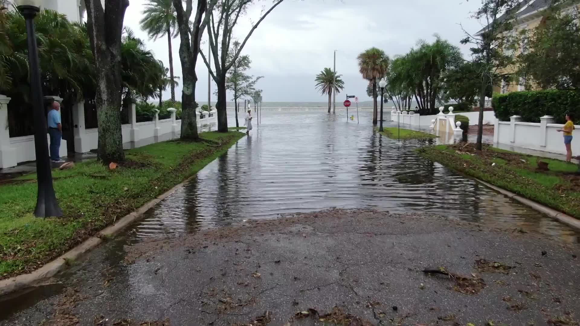 Drone footage show flooding on Bayshore Blvd. – WJBF