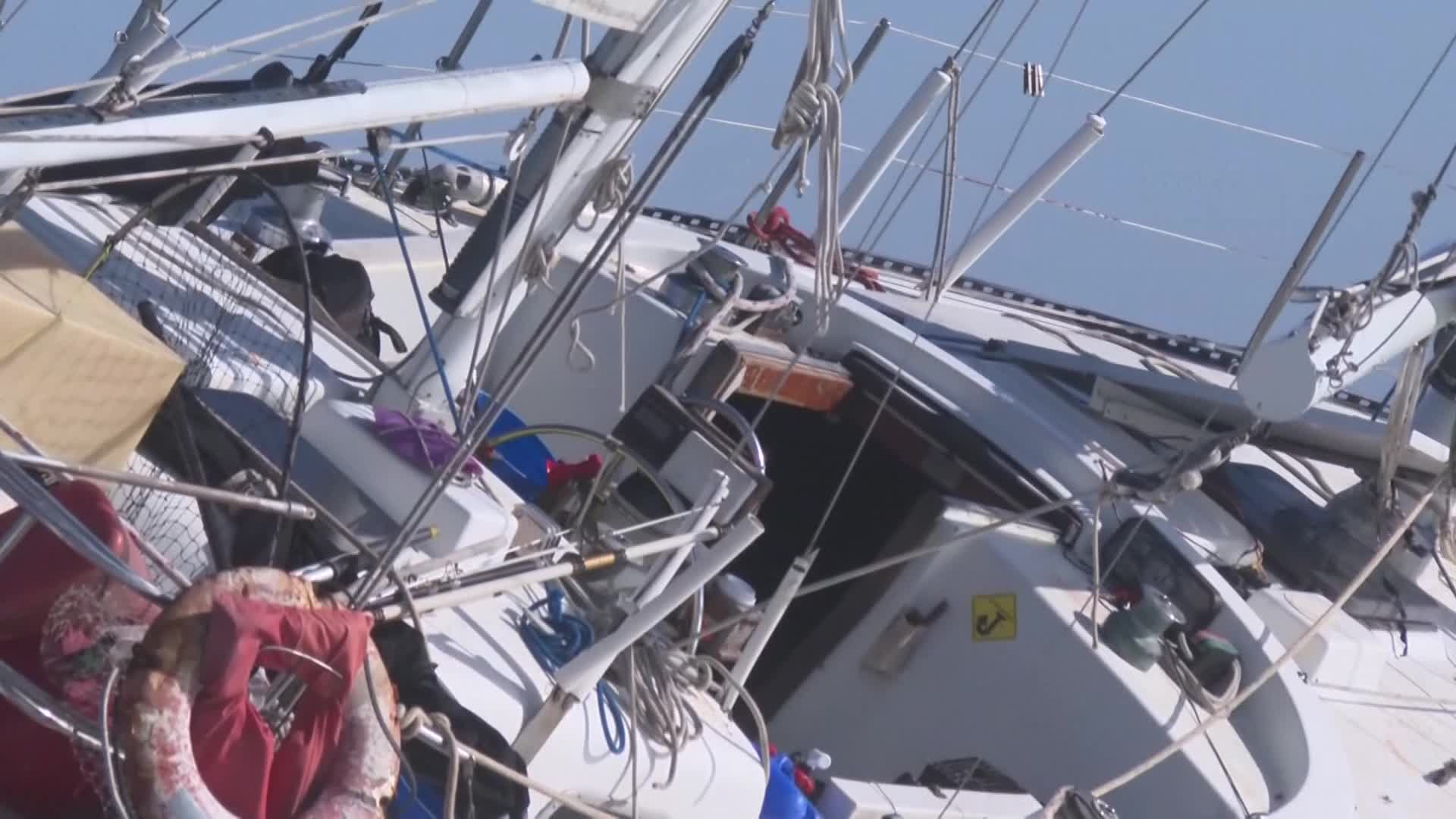‘I’ll do my best to get this boat off your beach’: 40-foot boat stuck ...