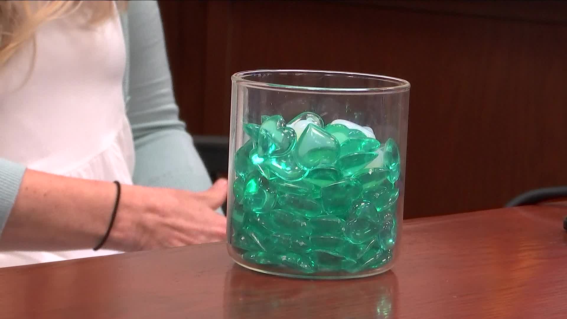 Slain Florida teen’s sister drops 114 stones into jar for every time ...