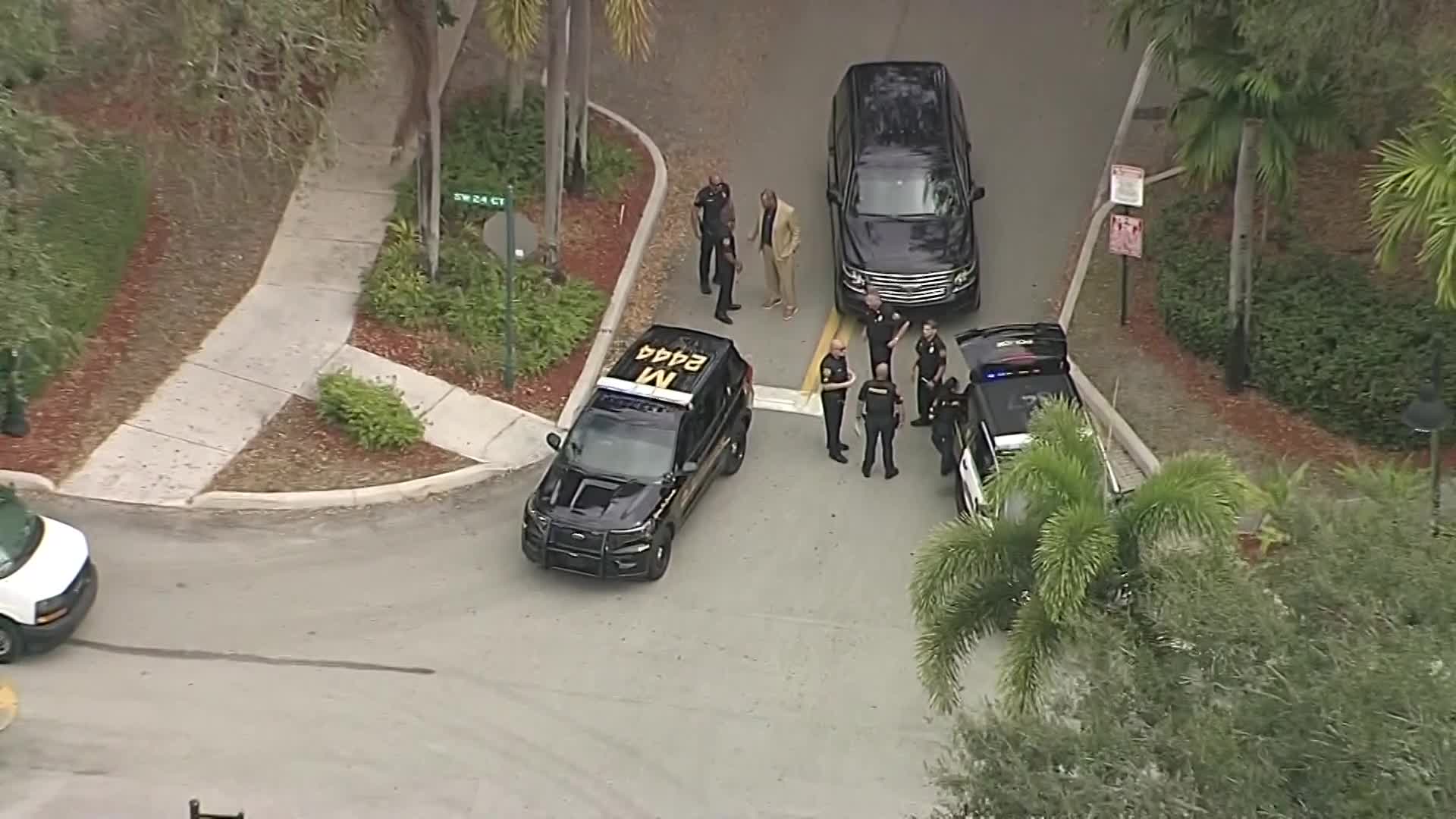 Police respond to shooting between customers at a Florida Walgreens – WFLA