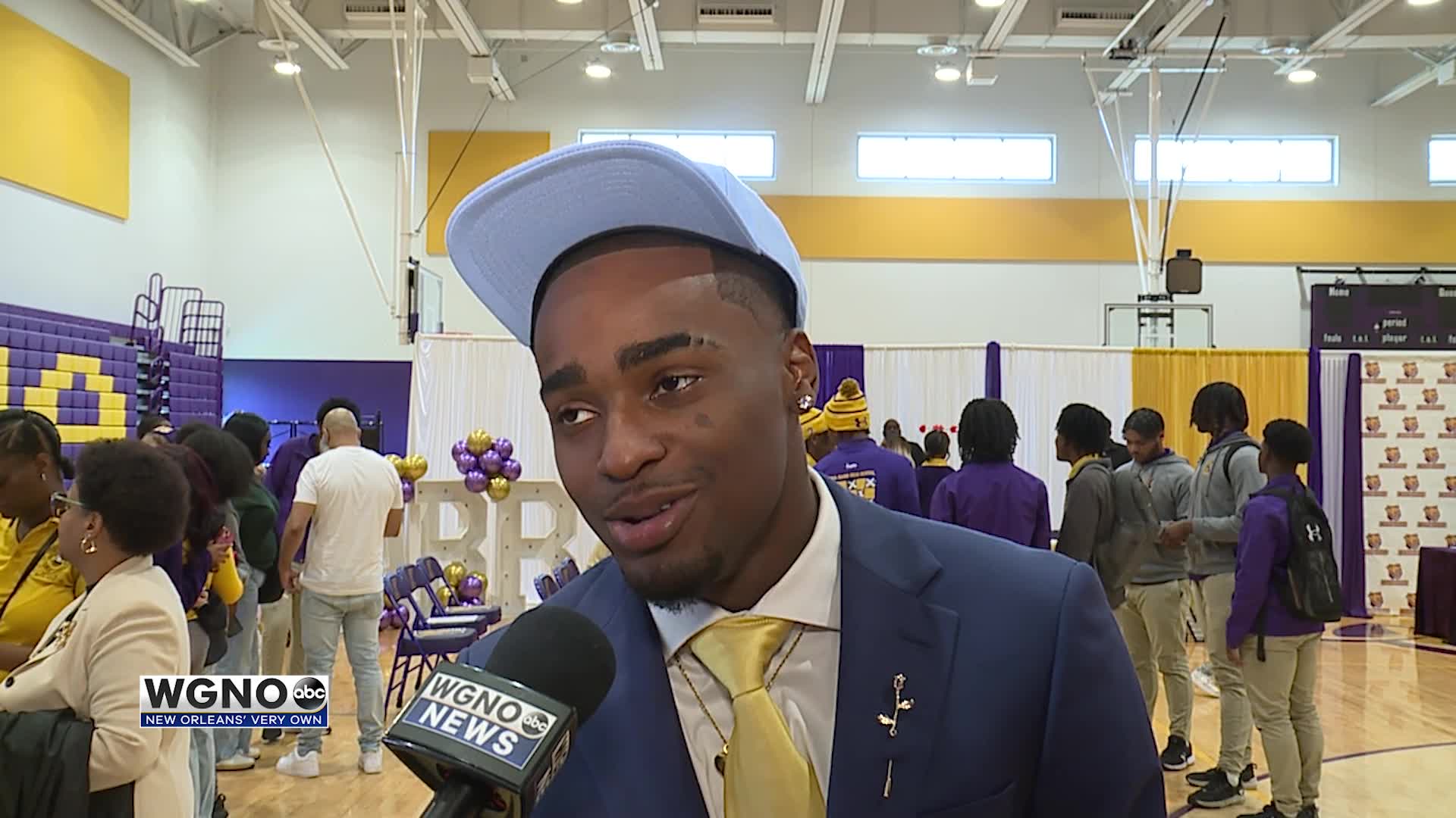 Edna Karr’s Tyrik Brigalia signs with Southern .mp4 – WGNO