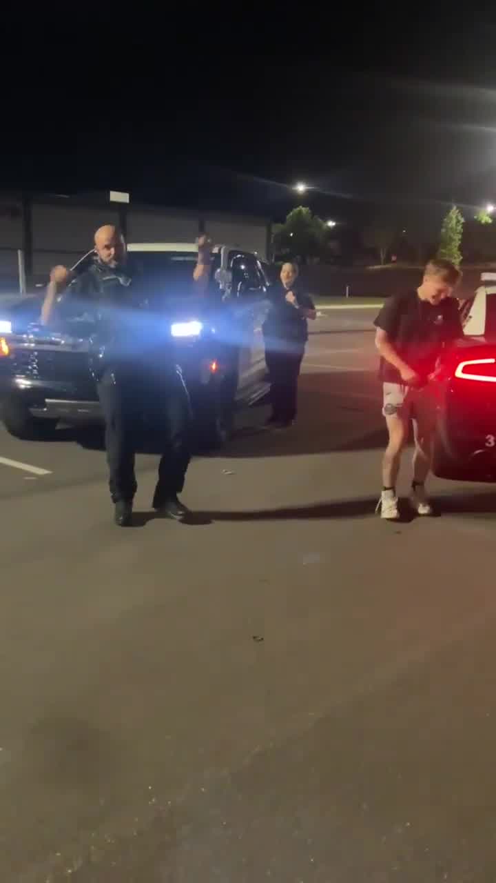 High Point police officer dance-off – FOX8 WGHP