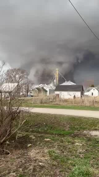 Viewer Bobby Fink video of Hedrick tornado – who13.com