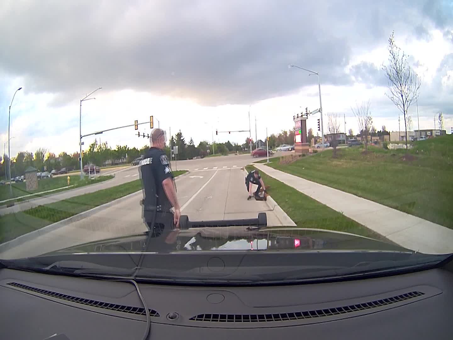 WATCH: Clive police officer rescues duckling from storm drain – who13.com