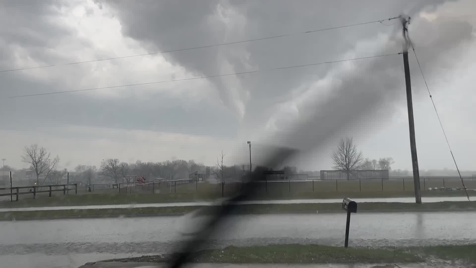 Roger Riley catches tornado on video near Pleasantville – who13.com