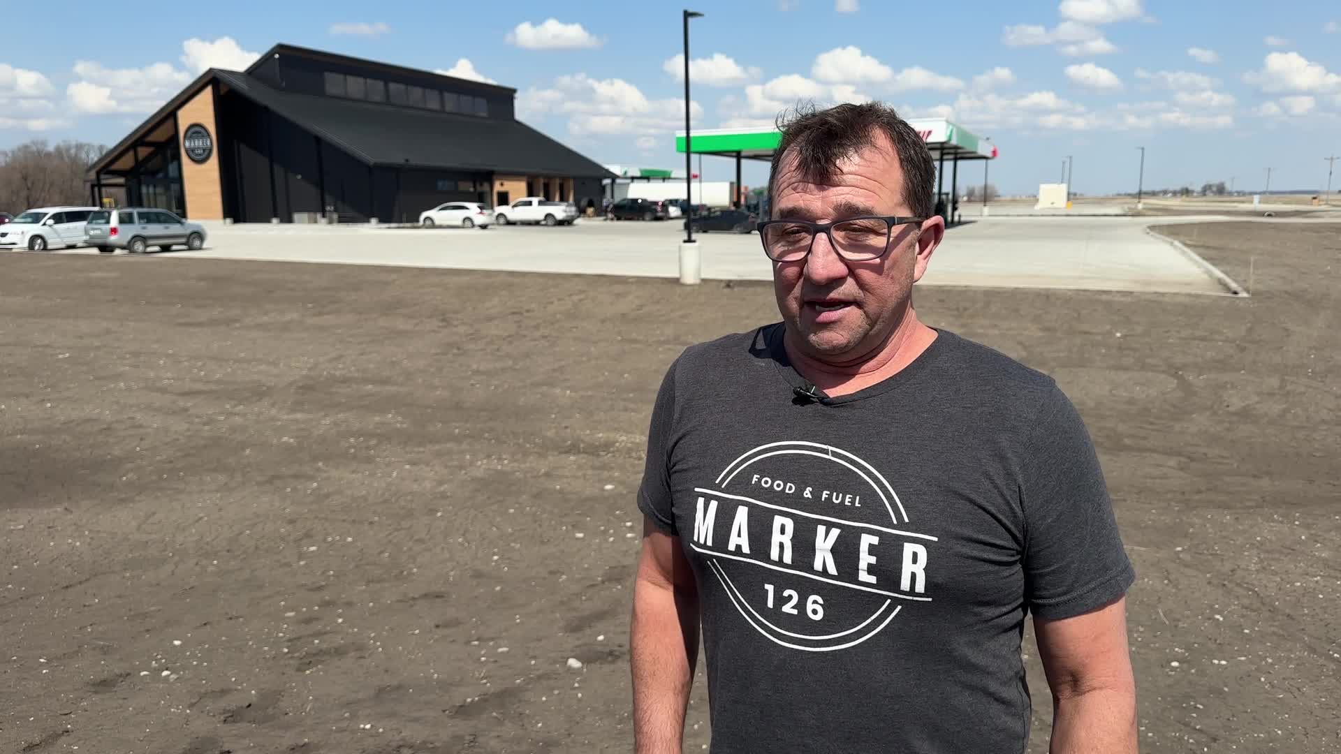 Instead of retiring Ft Dodge area farmer builds a travel center – who13.com