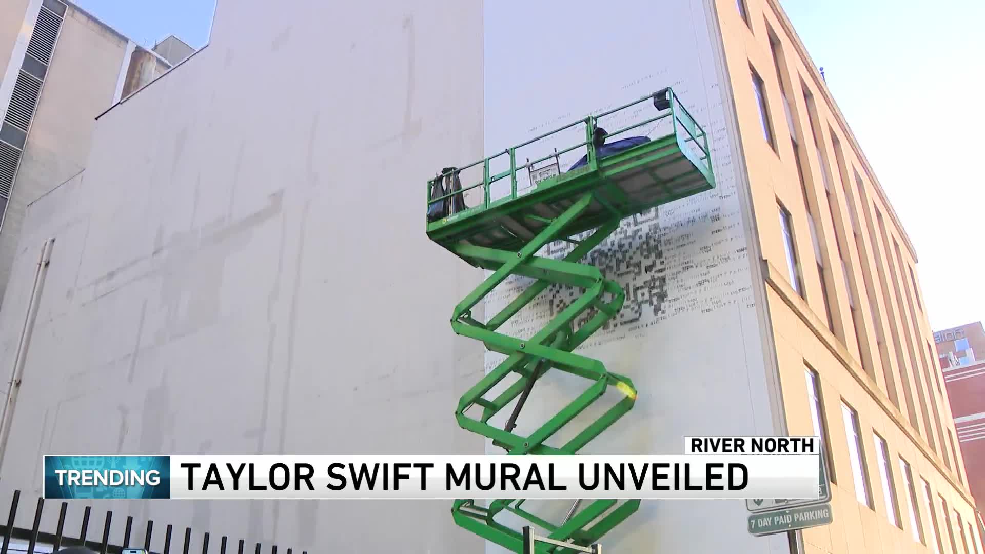 Taylor Swift QR code mural appears on Chicago building in River North ...